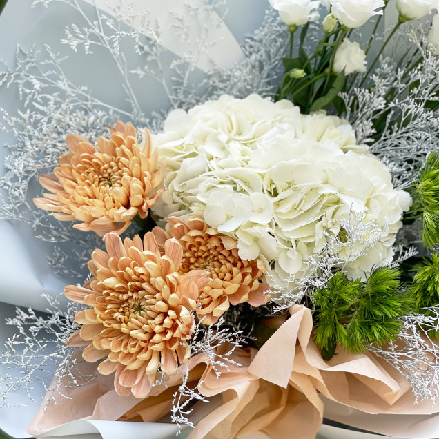 Хризантеми купити букет хризантем у Києві з доставкою додому Florina